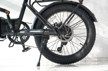 Pneumatic vs Solid Tires: Making the Right Choice – OKAI